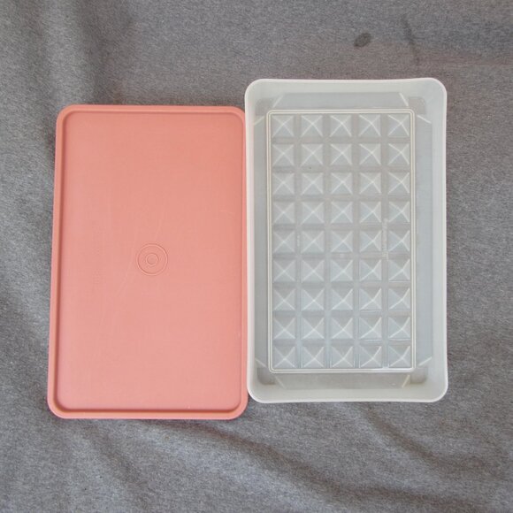 Tupperware | Kitchen | Tupperware 2922 Bacon Hot Dog Holder Pink Lid ...